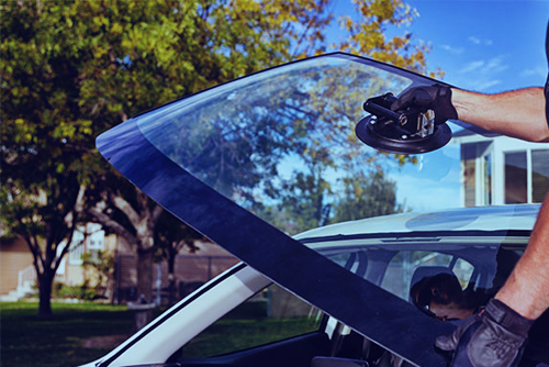 SMKT Auto glass. Glass, fitment and replacement. Mobile services